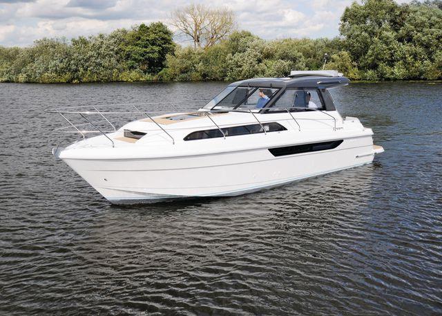 Listing of Luxury Boats for Hire on the Norfolk Broads