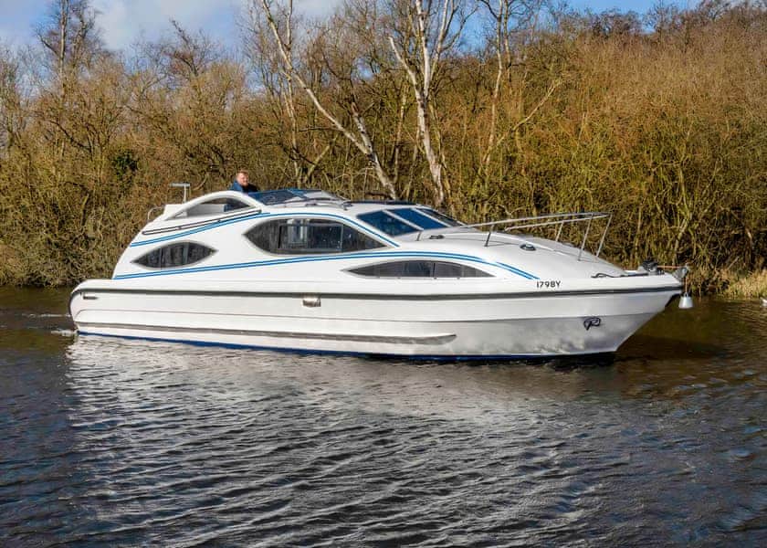Norfolk Broads Luxury Hire cruisers compared on price and facilities.